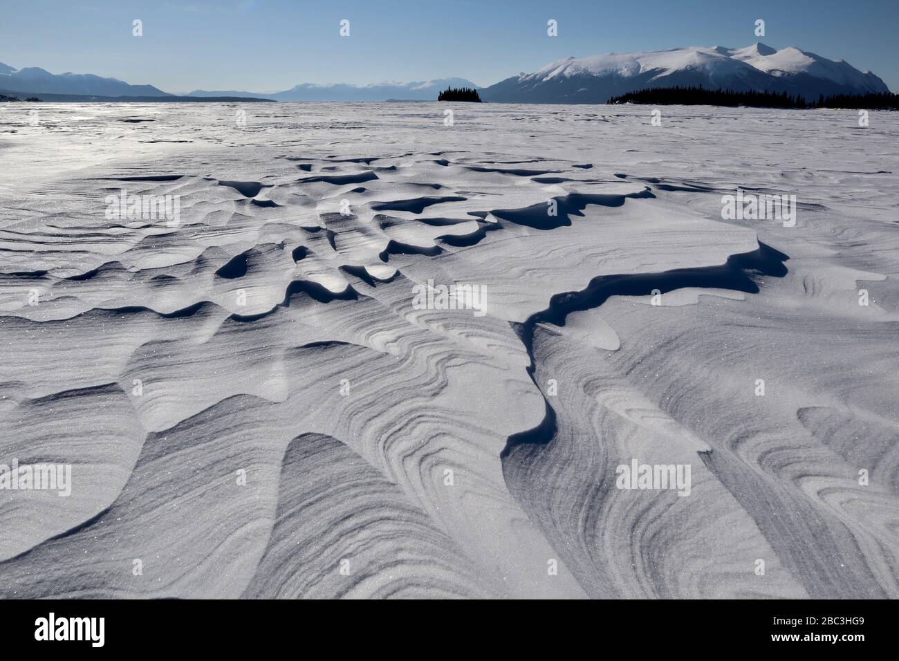 Textures in snow hi-res stock photography and images - Alamy