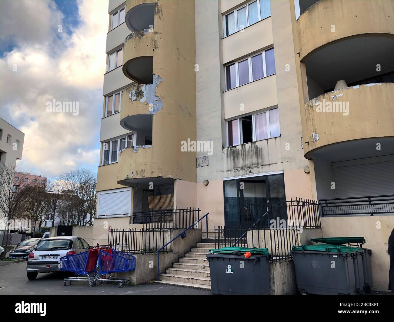 1960s housing projects hi-res stock photography and images - Alamy