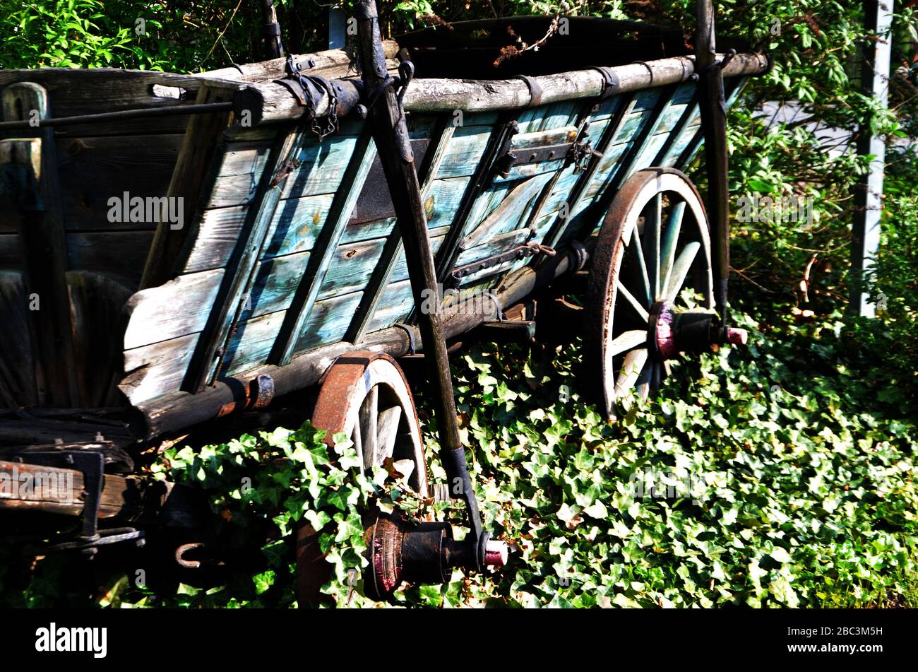 Handmade steering wheels hi-res stock photography and images - Alamy