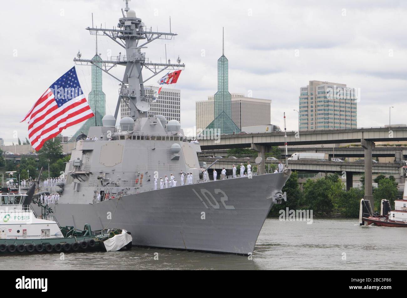 Guided-missile destroyer USS Sampson (DDG 102) arrives to celebrate ...