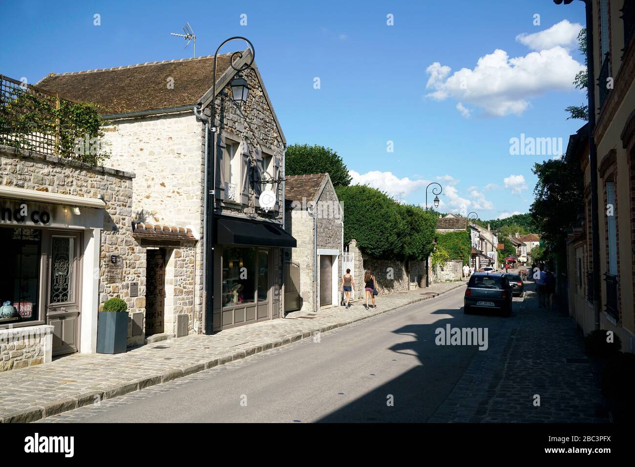 Street view of the Painters' village of Barbizon.Barbizon.Seine-et ...