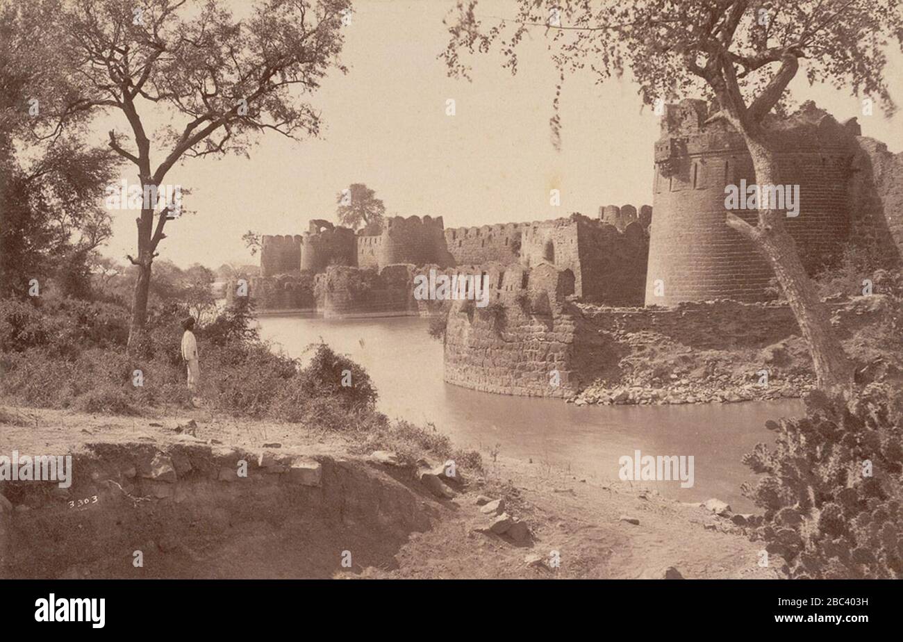 Gulbarga fort hi-res stock photography and images - Alamy