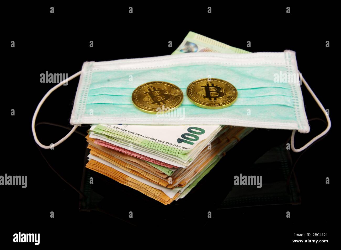 Money change chain hi-res stock photography and images - Alamy