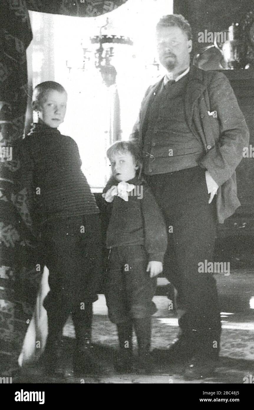 Gustav wentzel with sons ca 1900 Stock Photo - Alamy