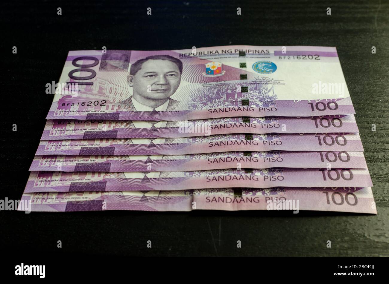 Philippine money 1000 hi-res stock photography and images - Alamy