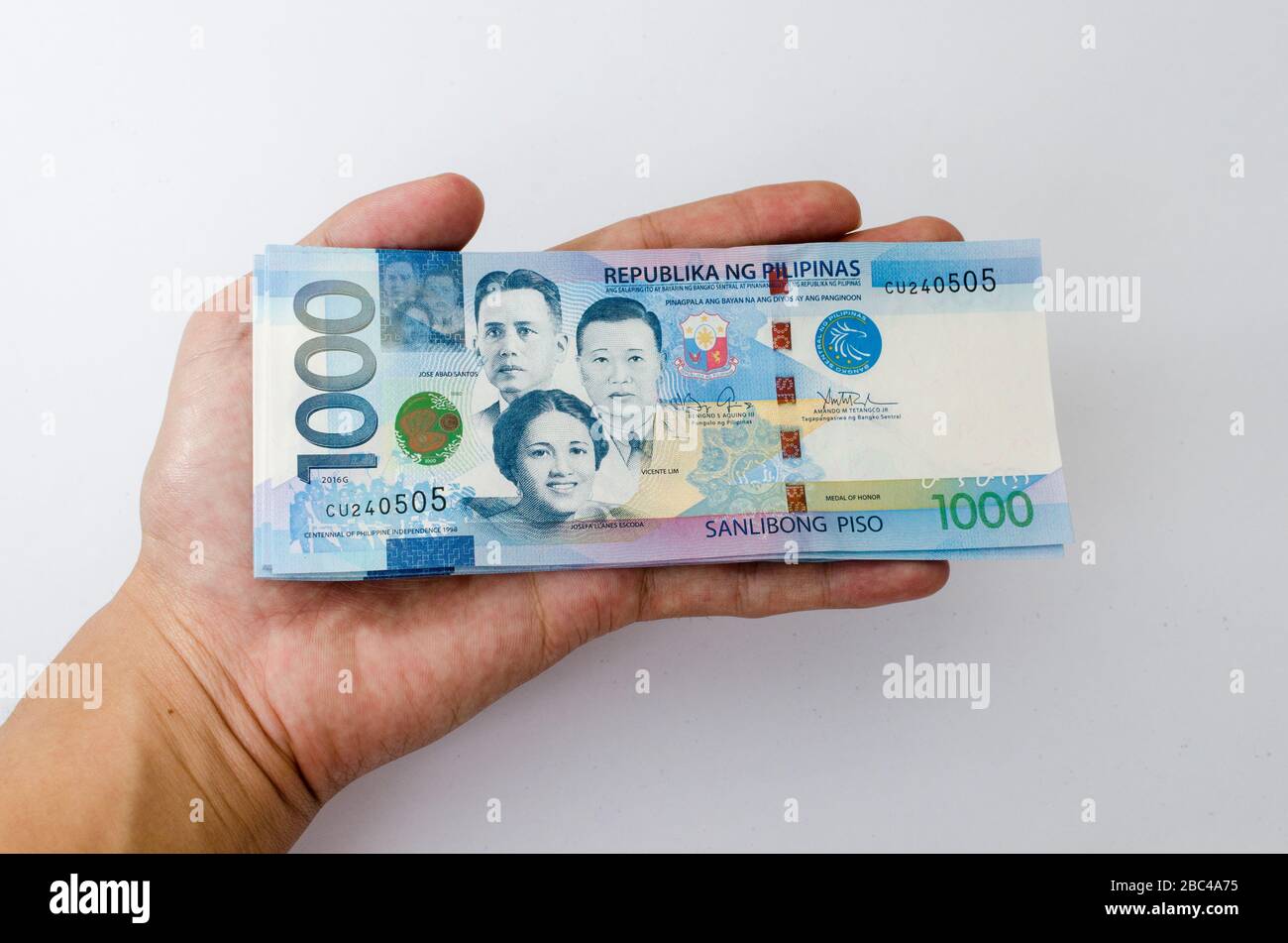 Philippine money 1000 hi-res stock photography and images - Alamy