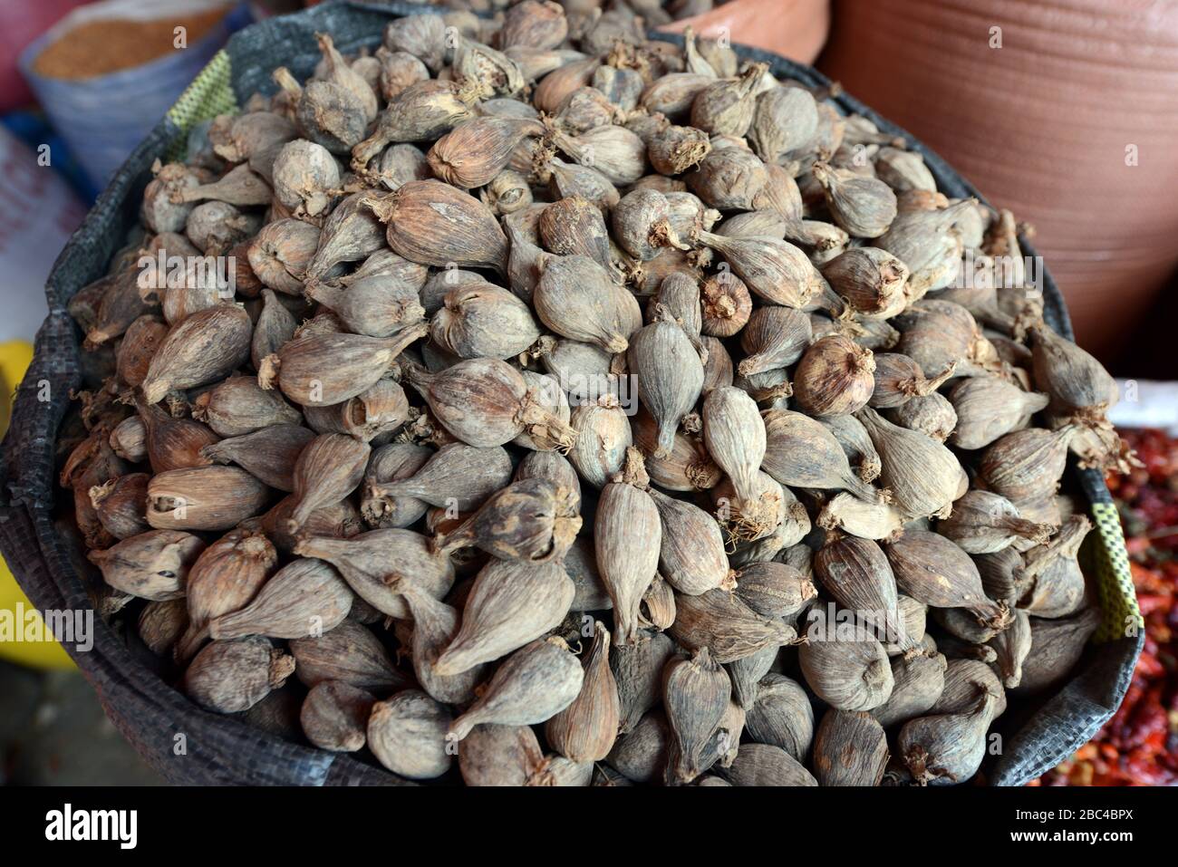 Dried Ethiopian cardamom Stock Photo - Alamy
