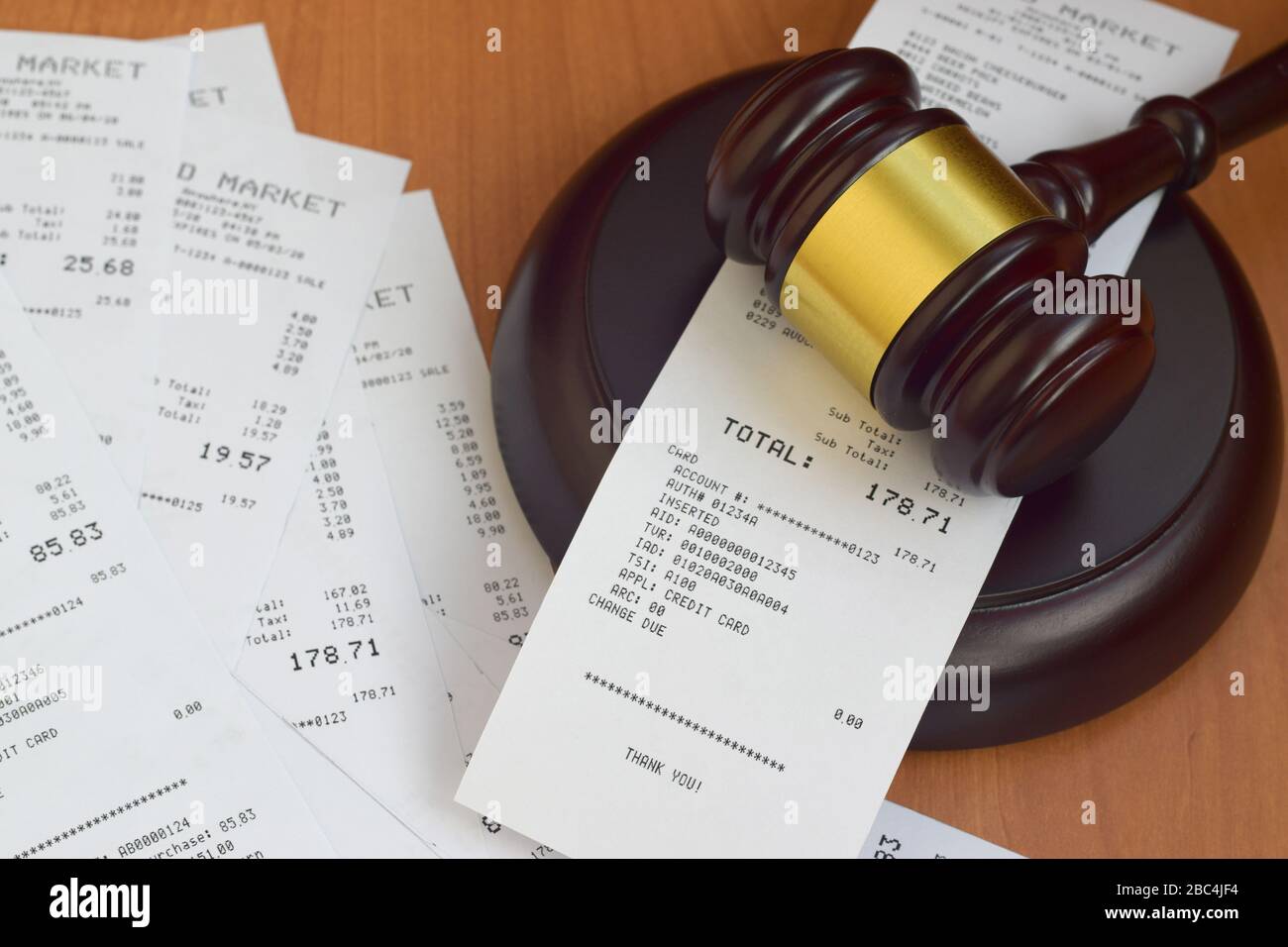 Supermarket receipts hi-res stock photography and images - Alamy