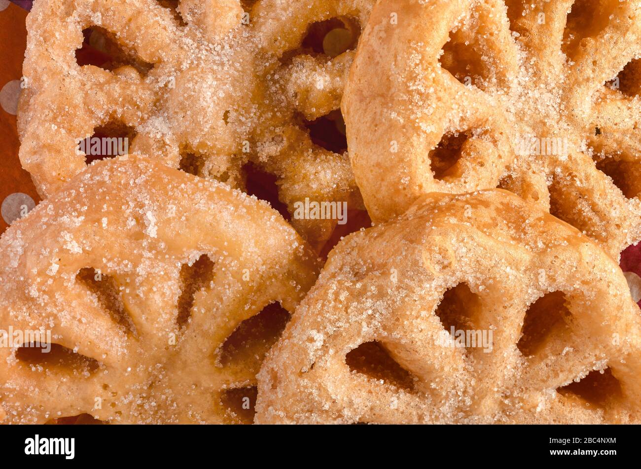 Buñuelos Mexicanos , plato dulce hecho de masa de harina, frita y con ...
