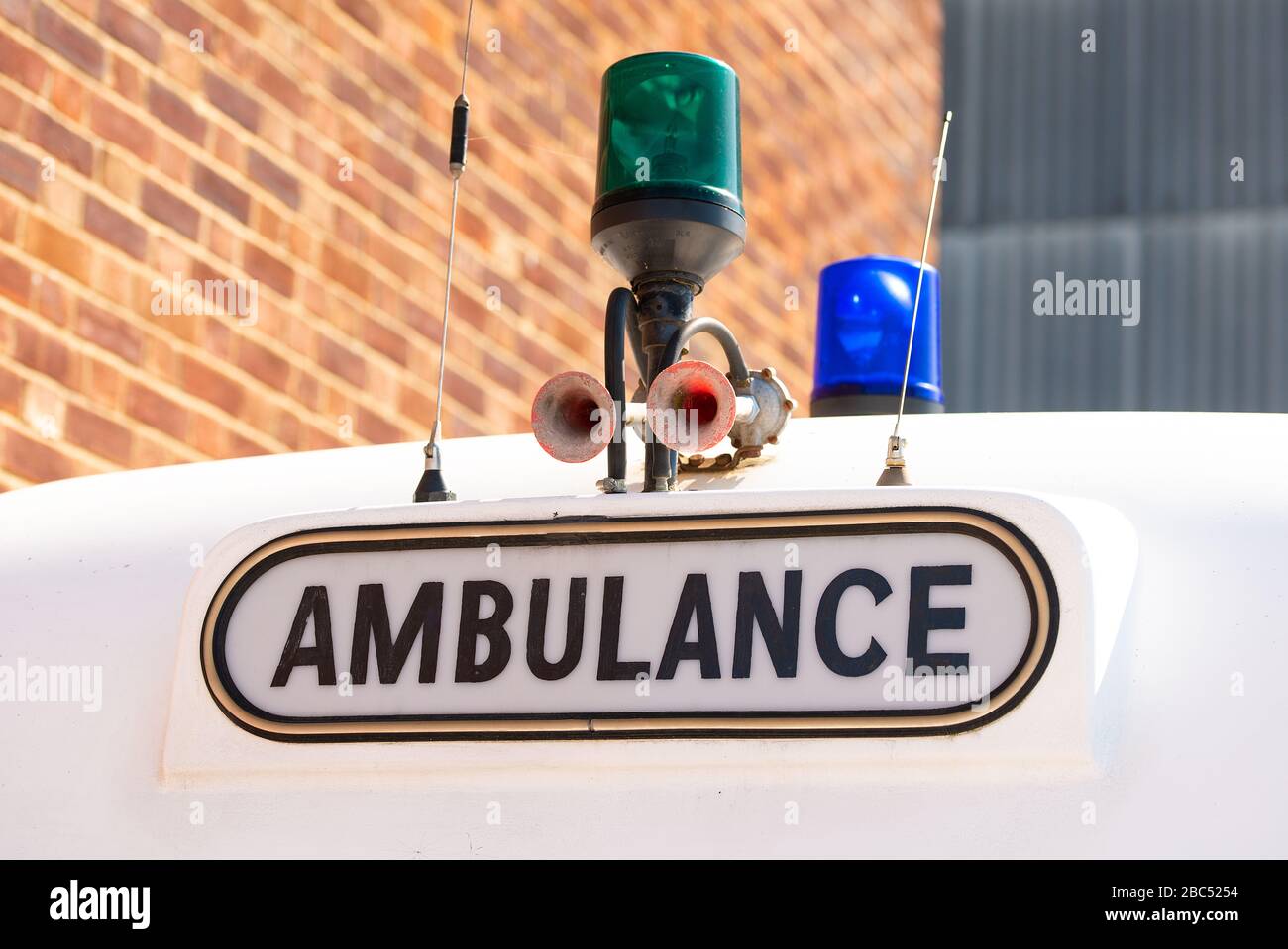 Vintage ambulance uk hi-res stock photography and images - Alamy