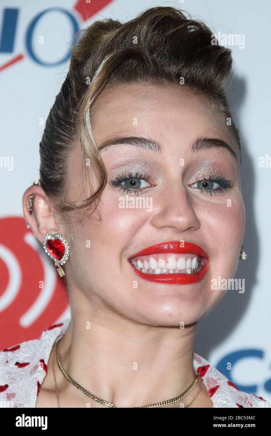 Miley Cyrus Blue Eyes