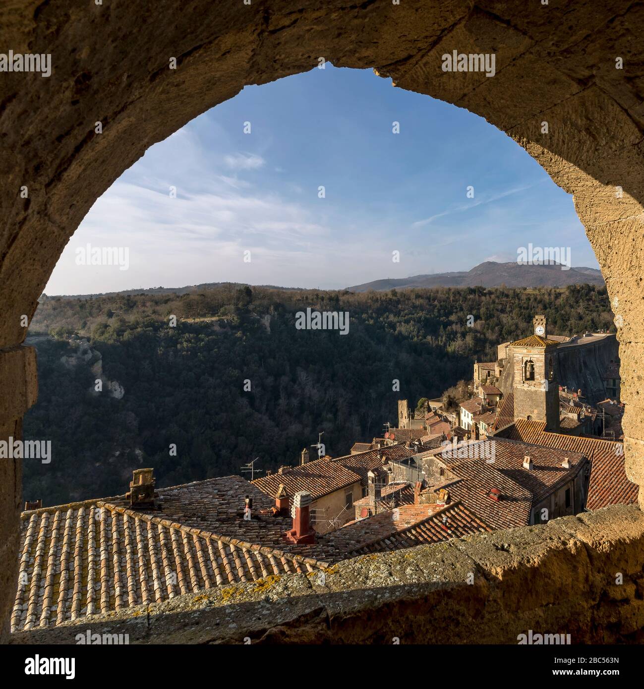 Sorano tuscany hi-res stock photography and images - Alamy