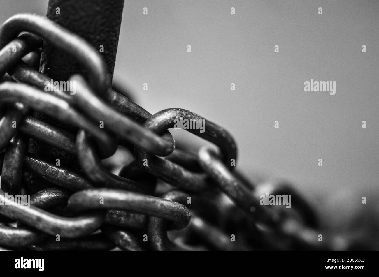 artisanal old chain design - wallpaper close up Stock Photo - Alamy