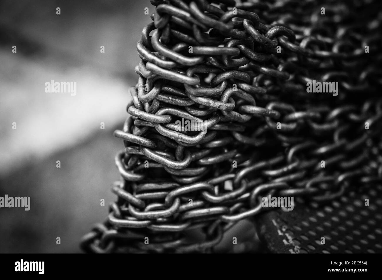 artisanal old chain design - wallpaper close up Stock Photo - Alamy