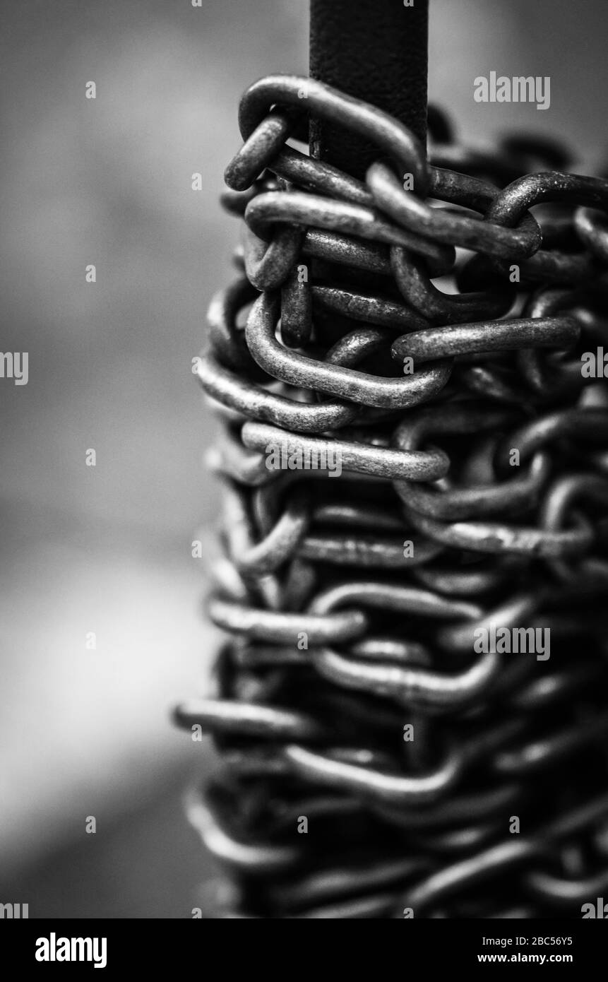 artisanal old chain design - wallpaper close up Stock Photo - Alamy