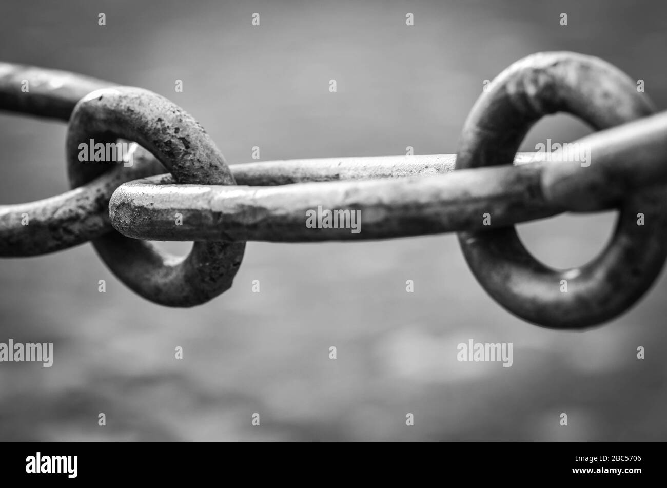 artisanal old chain design - wallpaper close up Stock Photo - Alamy