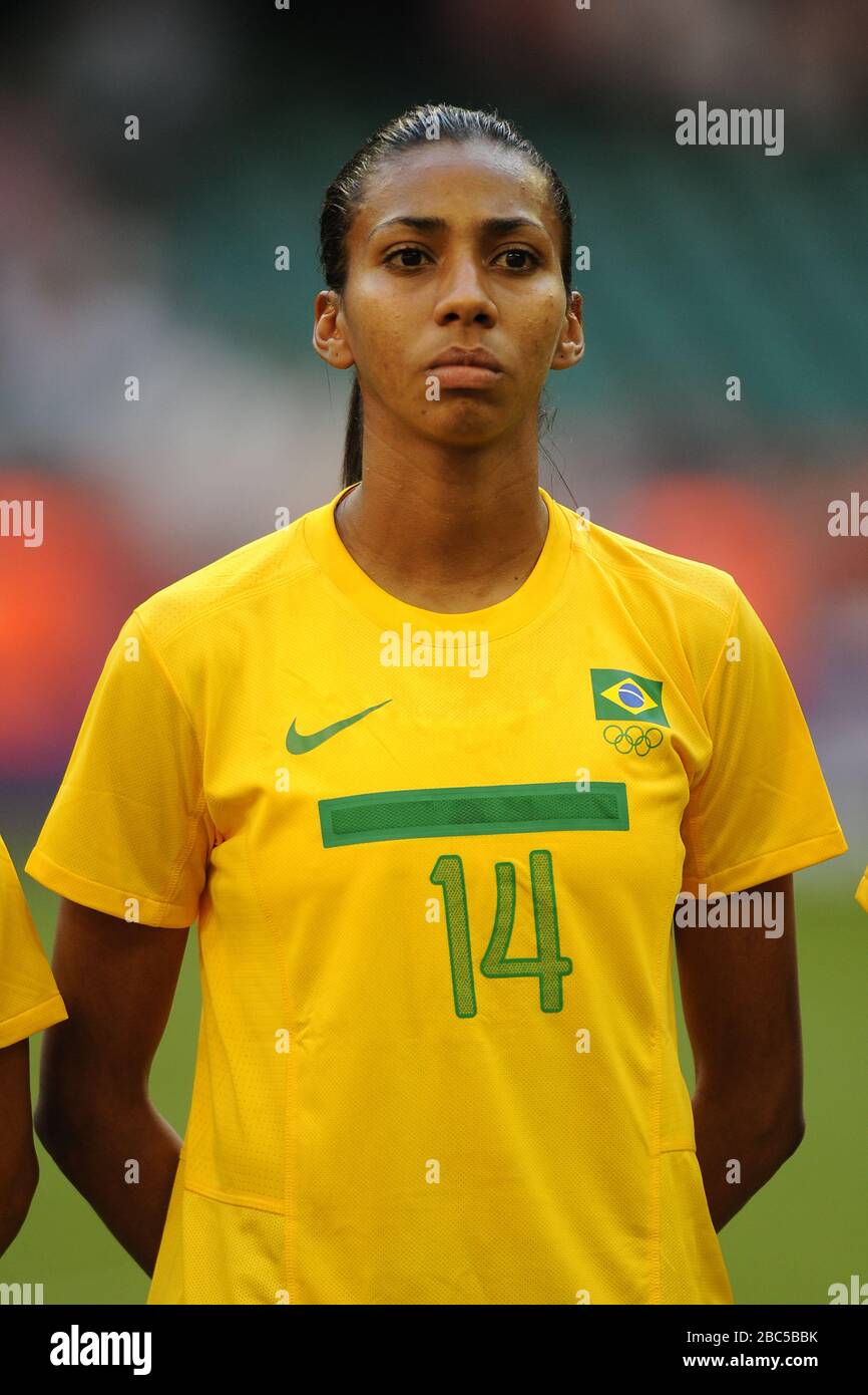 Portrait bruna hi-res stock photography and images - Alamy