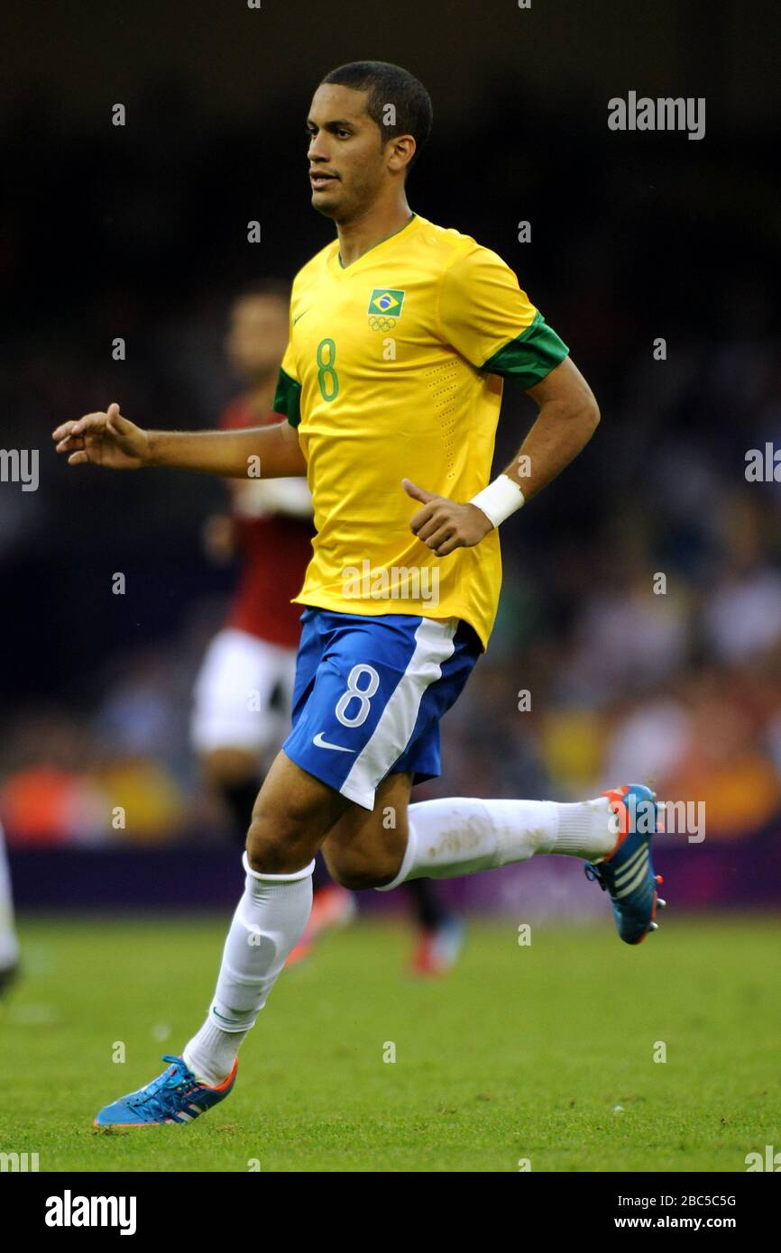 Full length stock ampics hi-res stock photography and images - Alamy