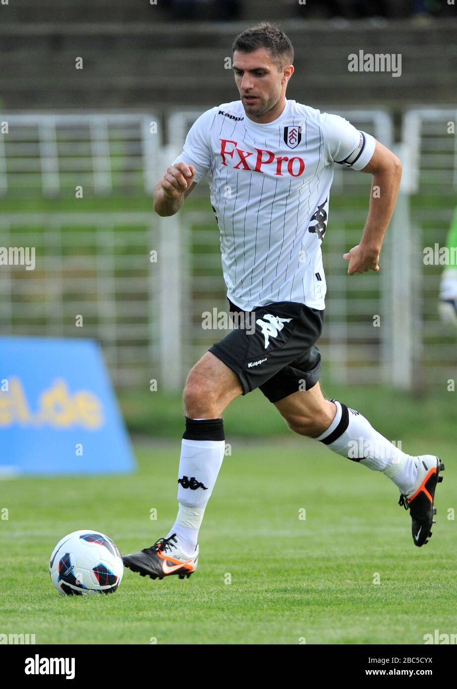 Fulham's Aaron Hughes Stock Photo - Alamy