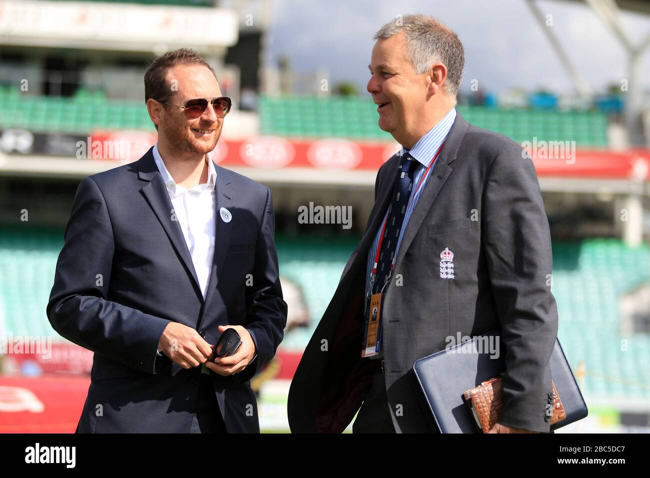 Cricket selector hi-res stock photography and images - Alamy