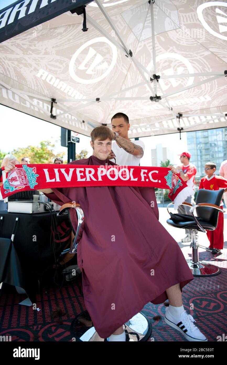 Liverpool supporter hi-res stock photography and images - Alamy
