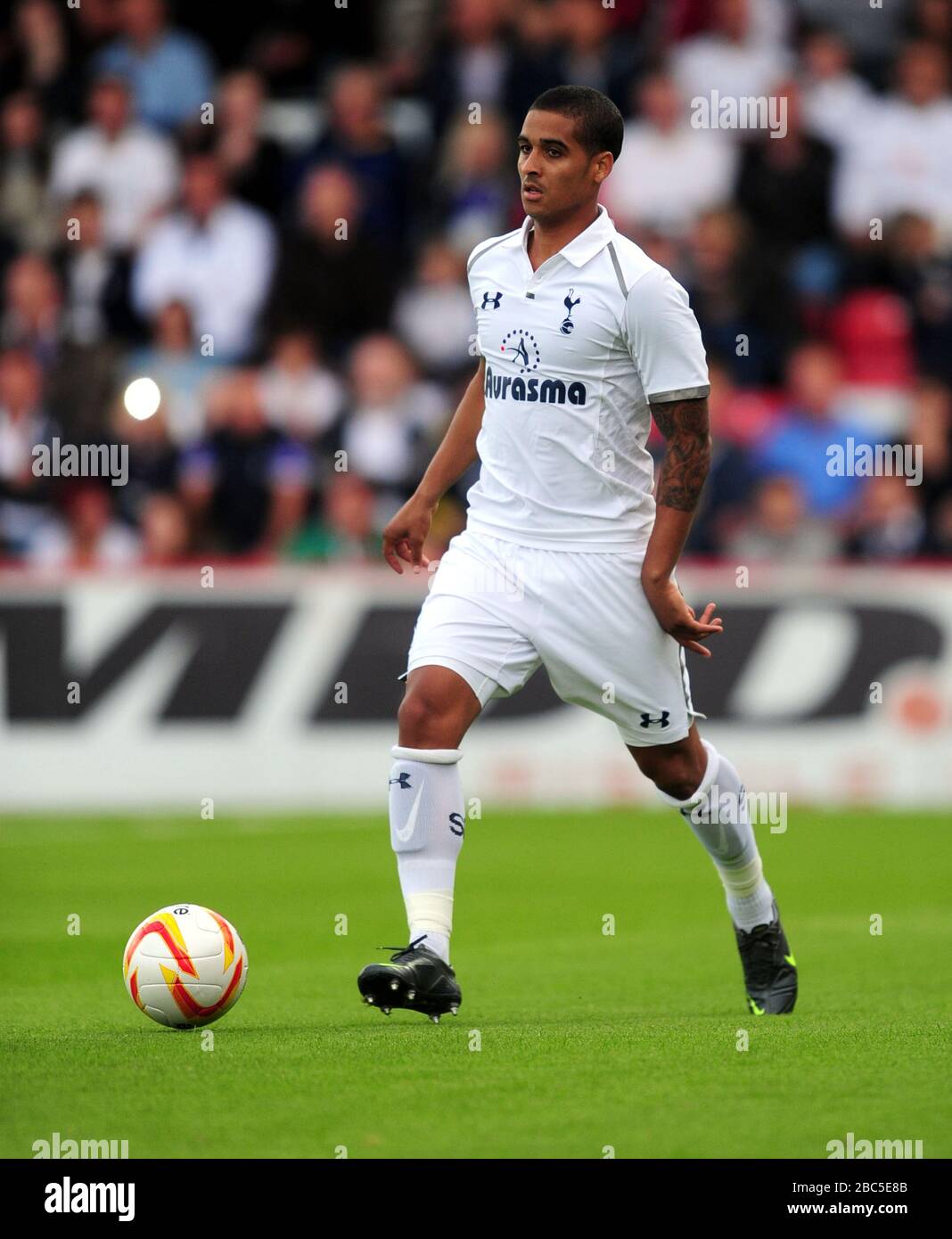 Tottenham hotspurs kyle naughton hi-res stock photography and images ...