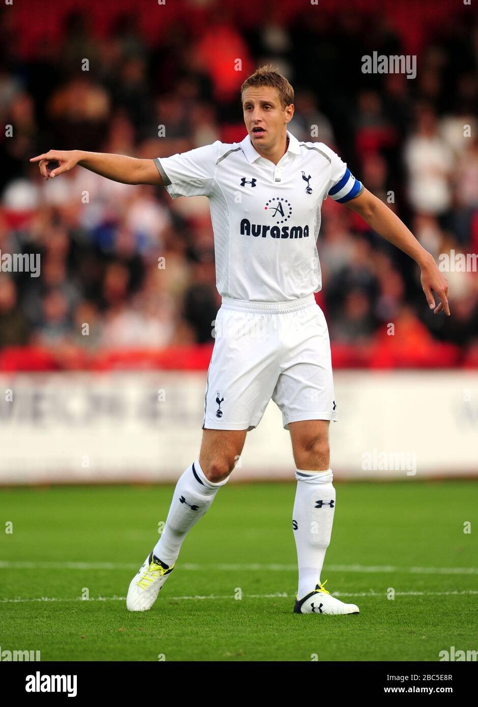 Tottenham hotspurs michael dawson hi-res stock photography and images ...
