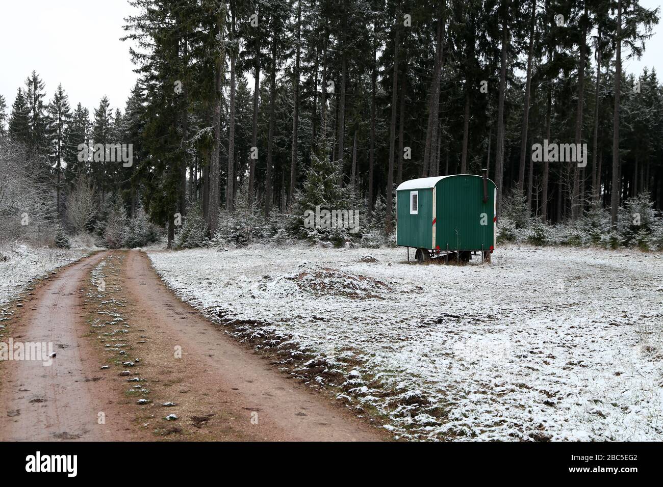 Mobile logger hut stands in the forest Stock Photo - Alamy