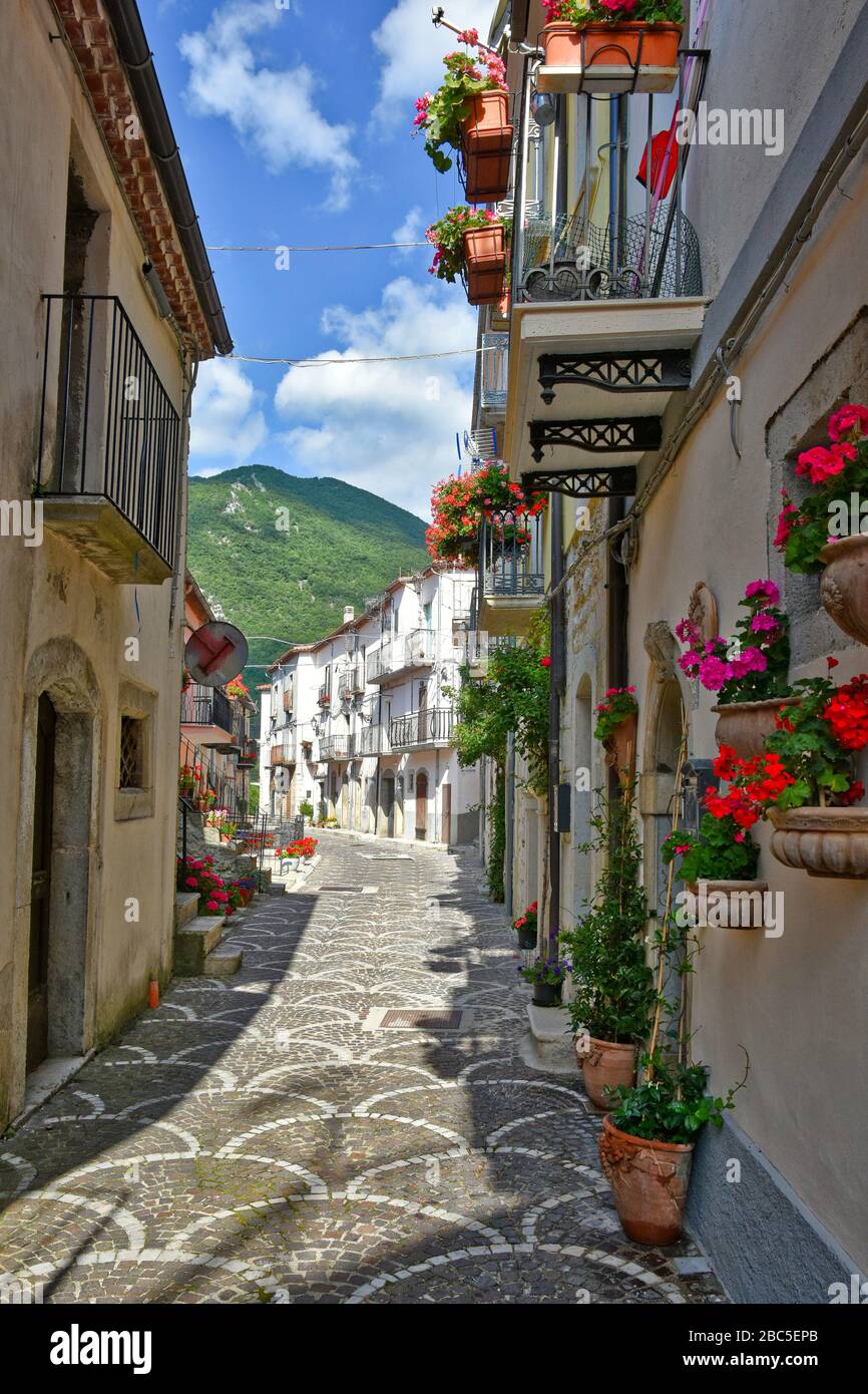 Pizzone molise hi-res stock photography and images - Alamy