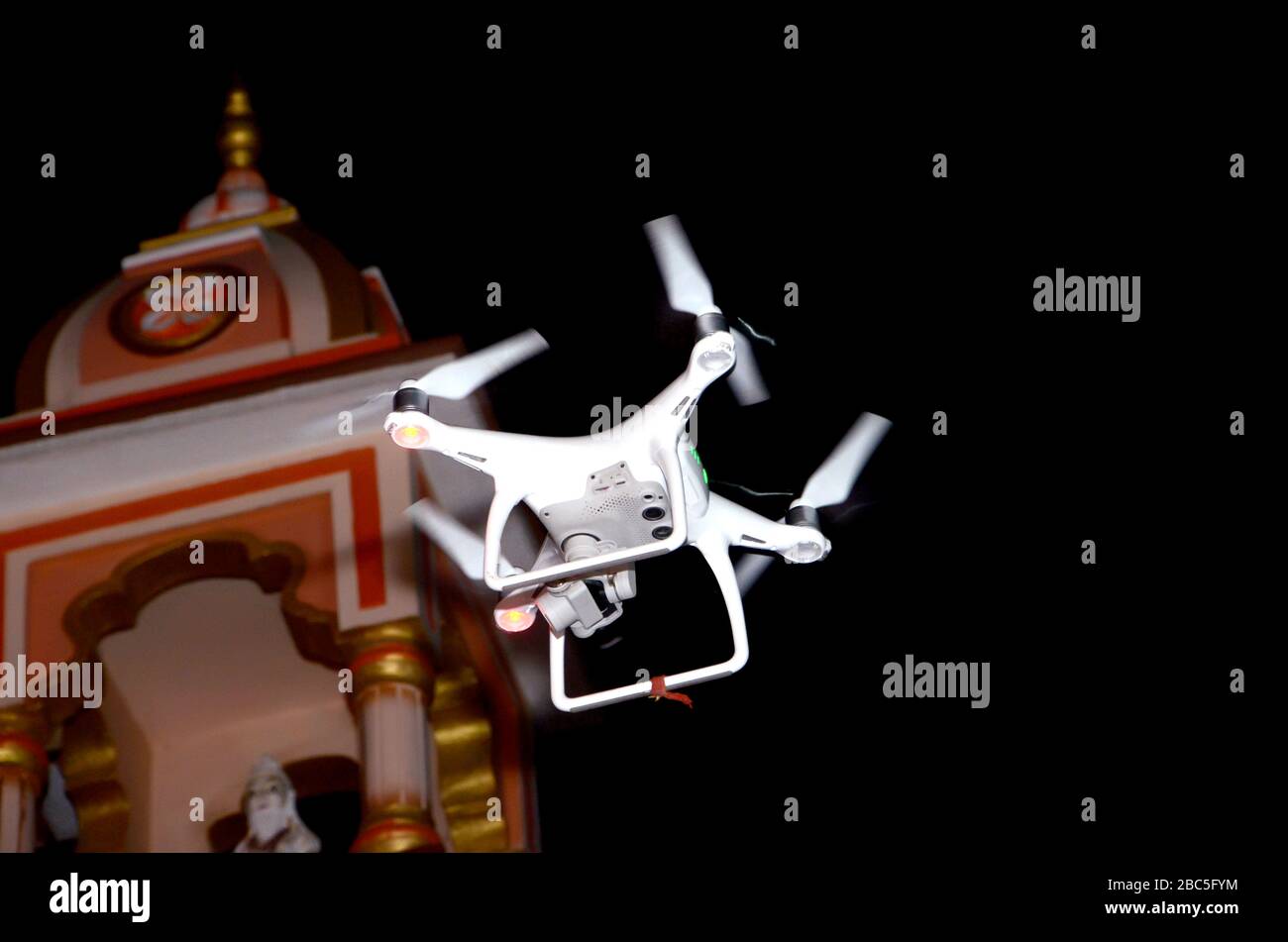 Flying camera hi-res stock photography and images - Alamy
