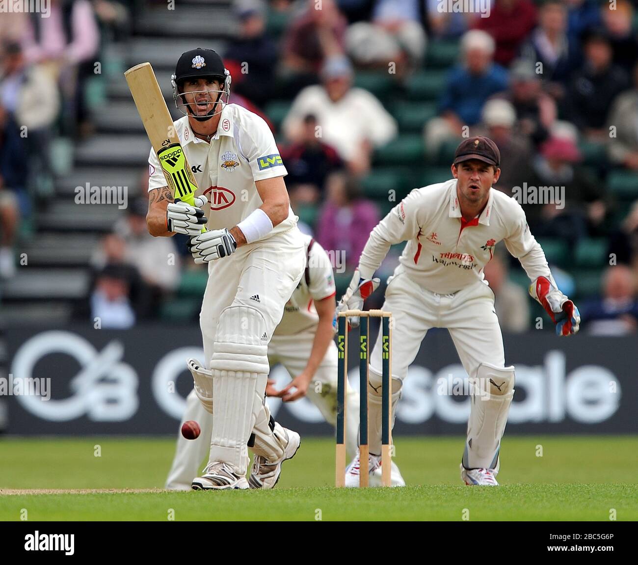 Surrey's Kevin Pietersen batting against Lancashire Stock Photo - Alamy