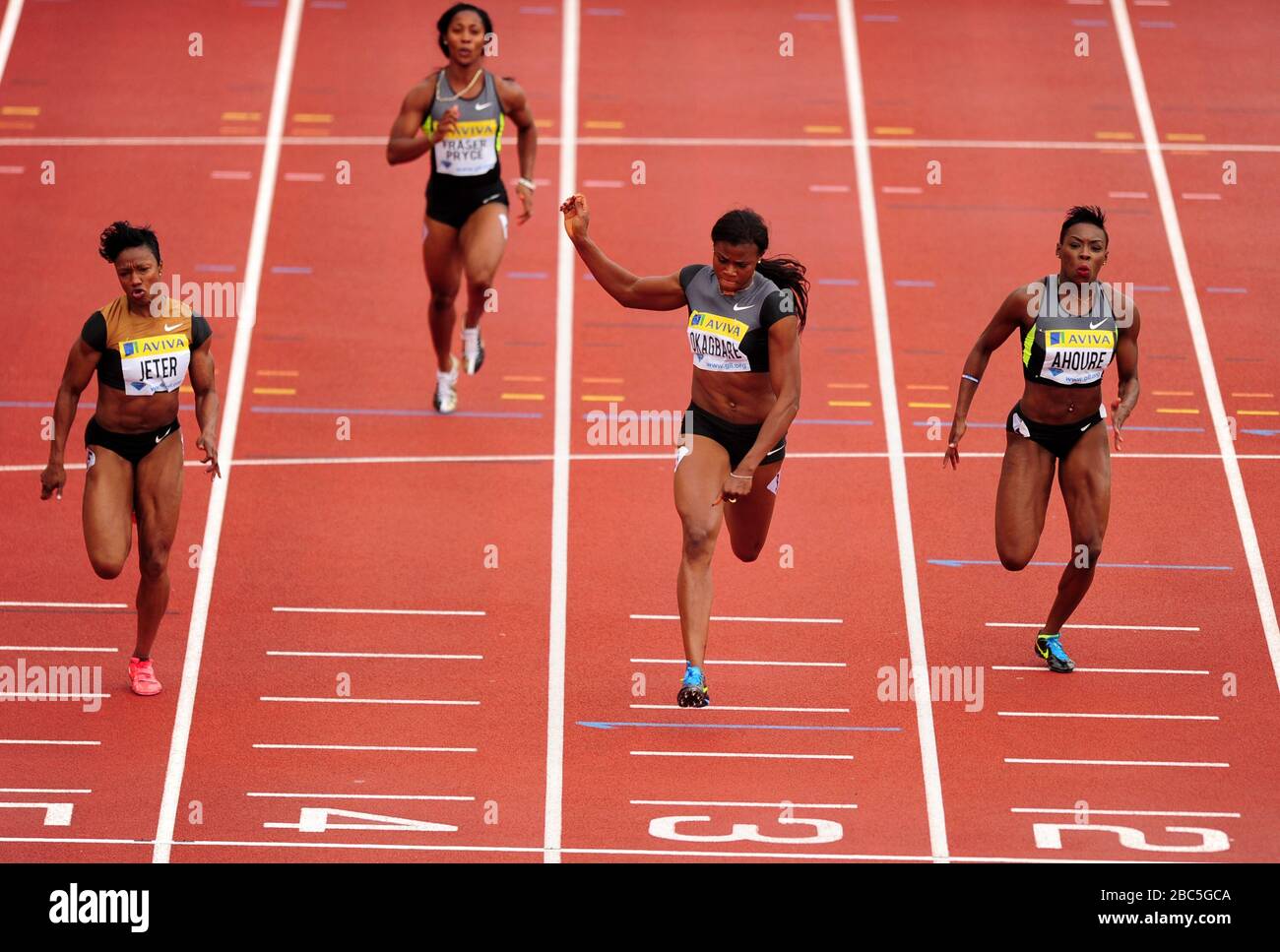 Left right usas carmelita jeter hi-res stock photography and images - Alamy
