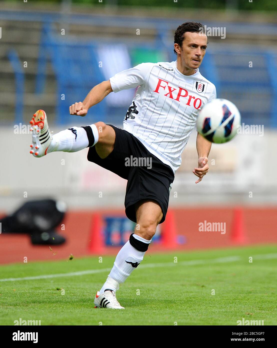 Simon davies fulham hi-res stock photography and images - Alamy