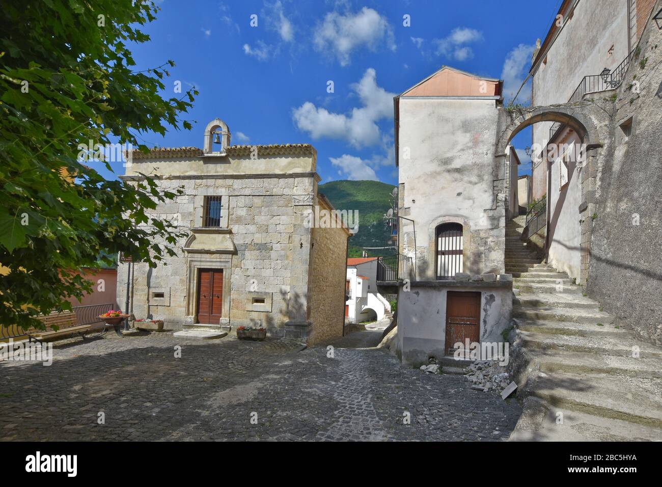 Pizzone village hi-res stock photography and images - Alamy