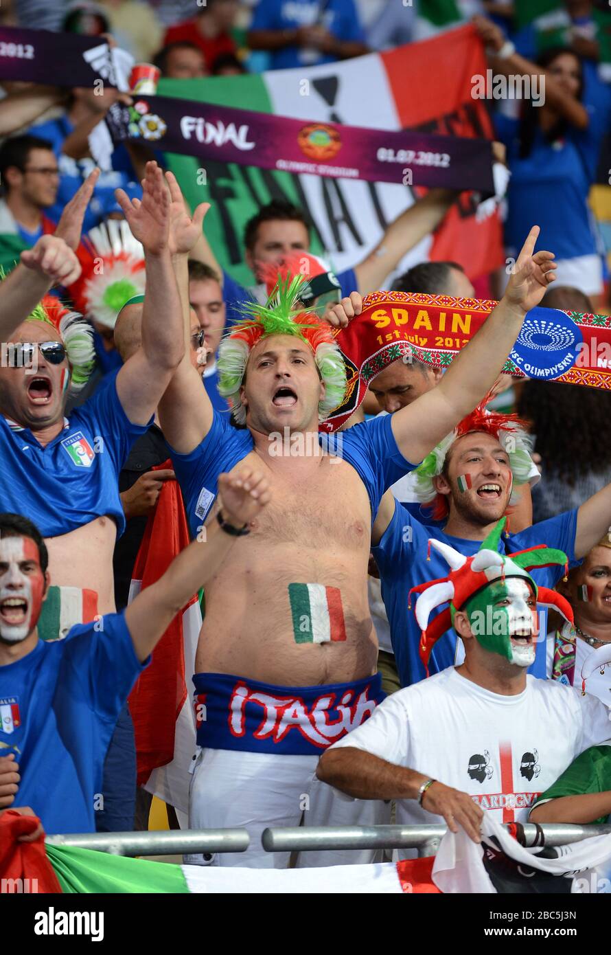 Italian fans in the crowd Stock Photo - Alamy