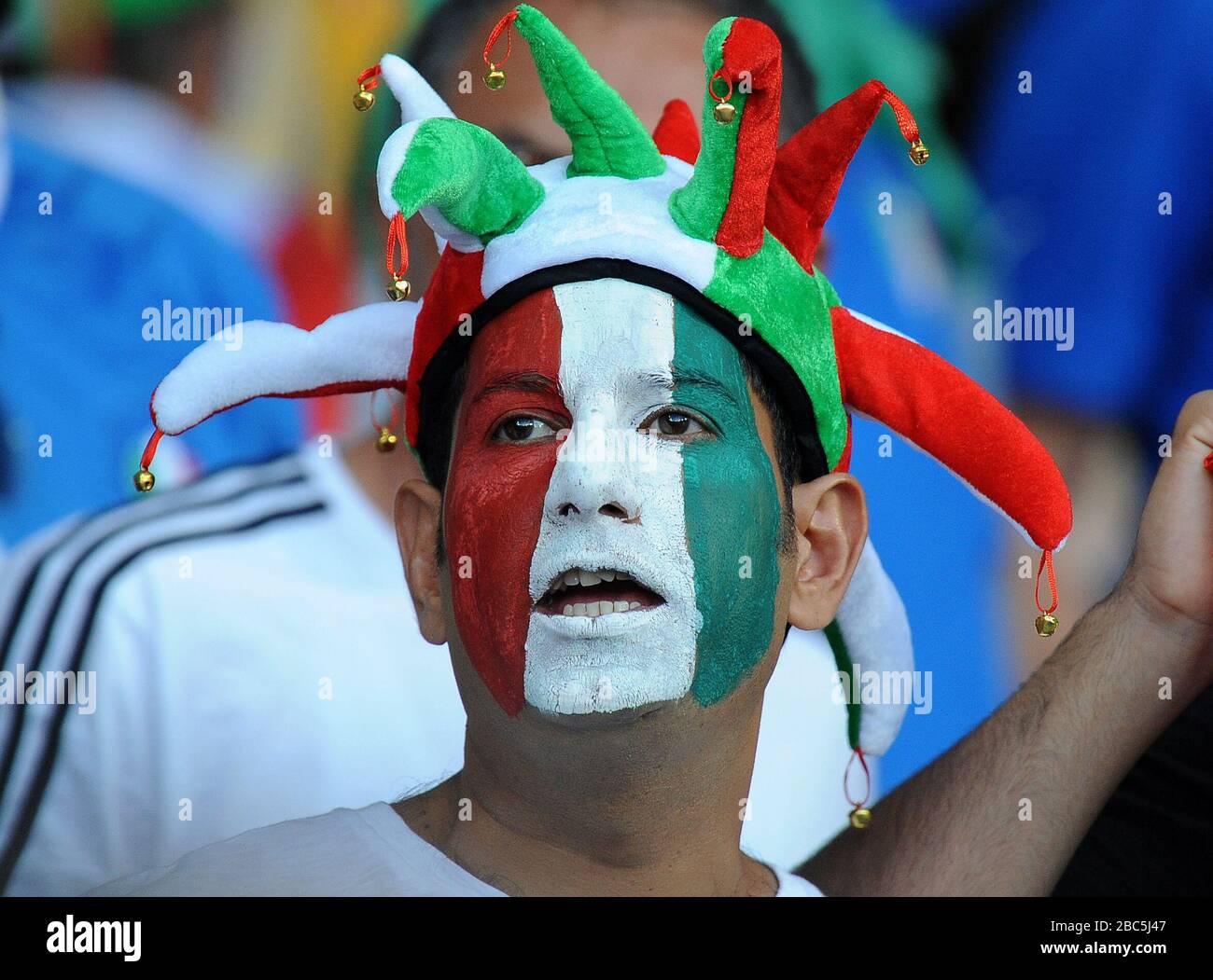 Italian fan hi-res stock photography and images - Alamy