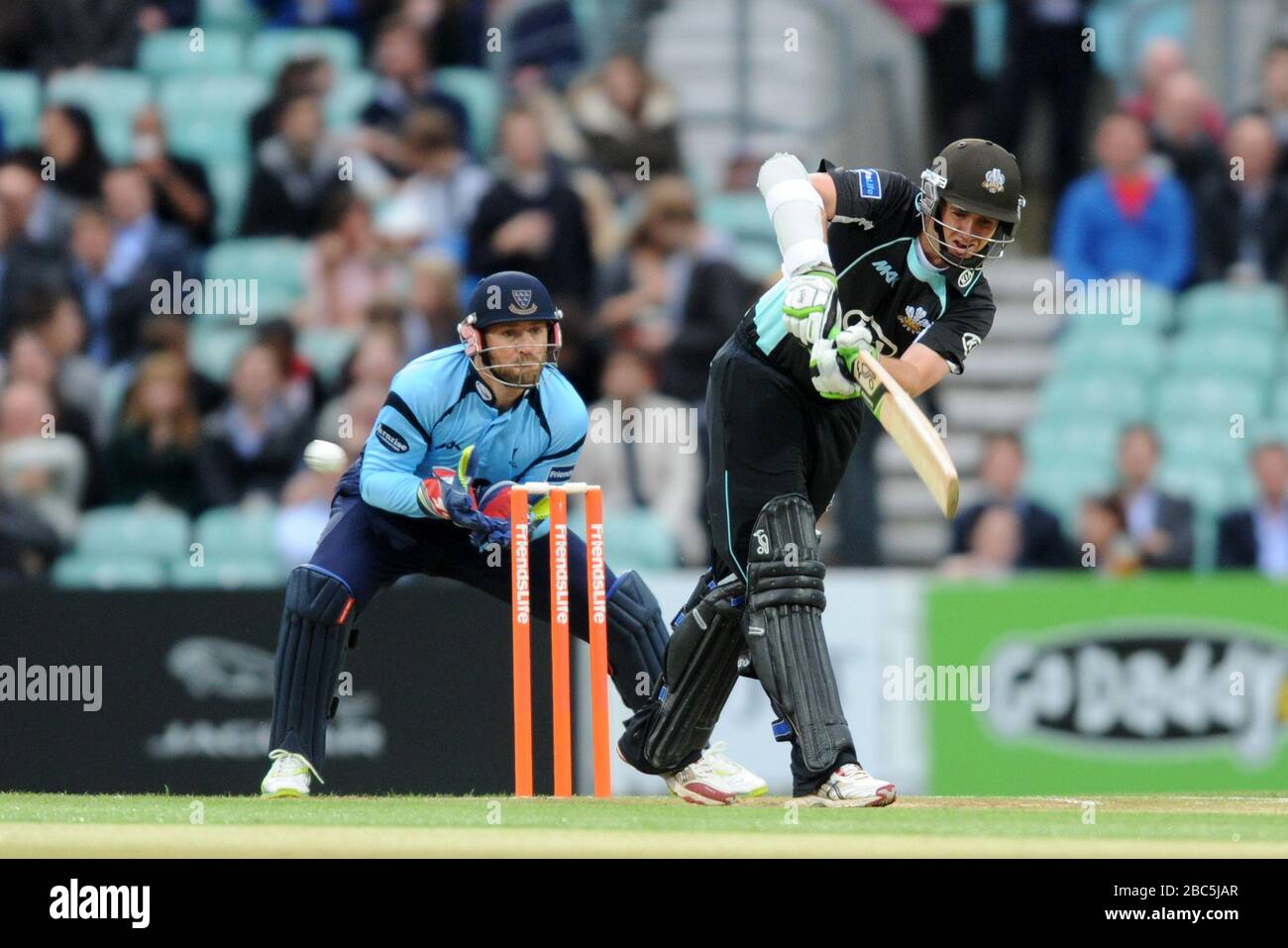 Surrey's Steven Davies in action Stock Photo - Alamy