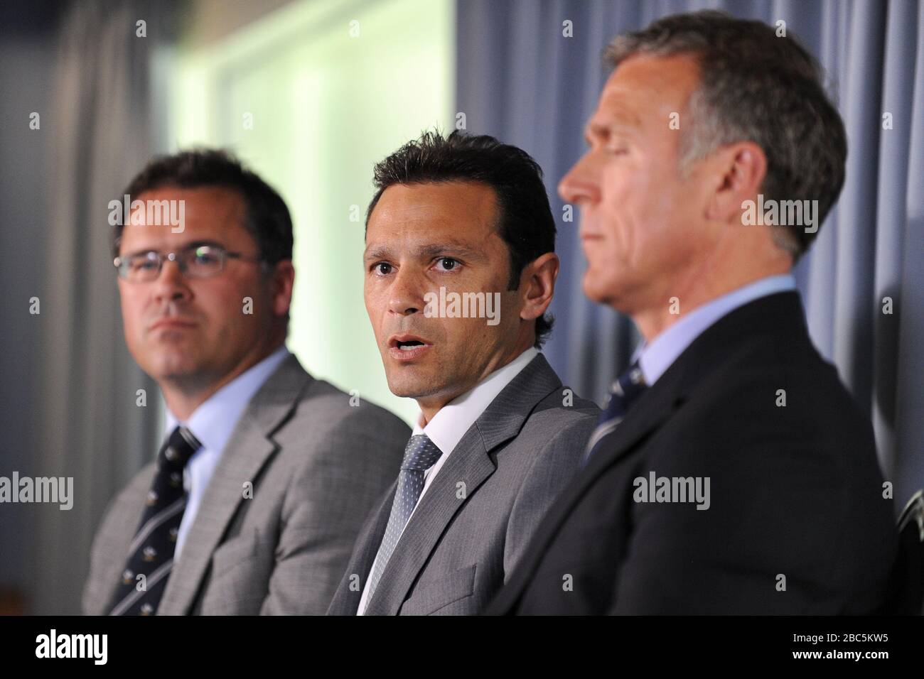 Cricket twenty 20 head shot hi-res stock photography and images - Alamy