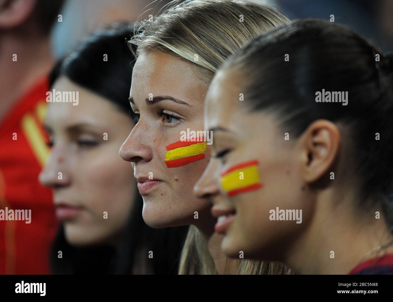 Spannish fans in the crowd Stock Photo - Alamy