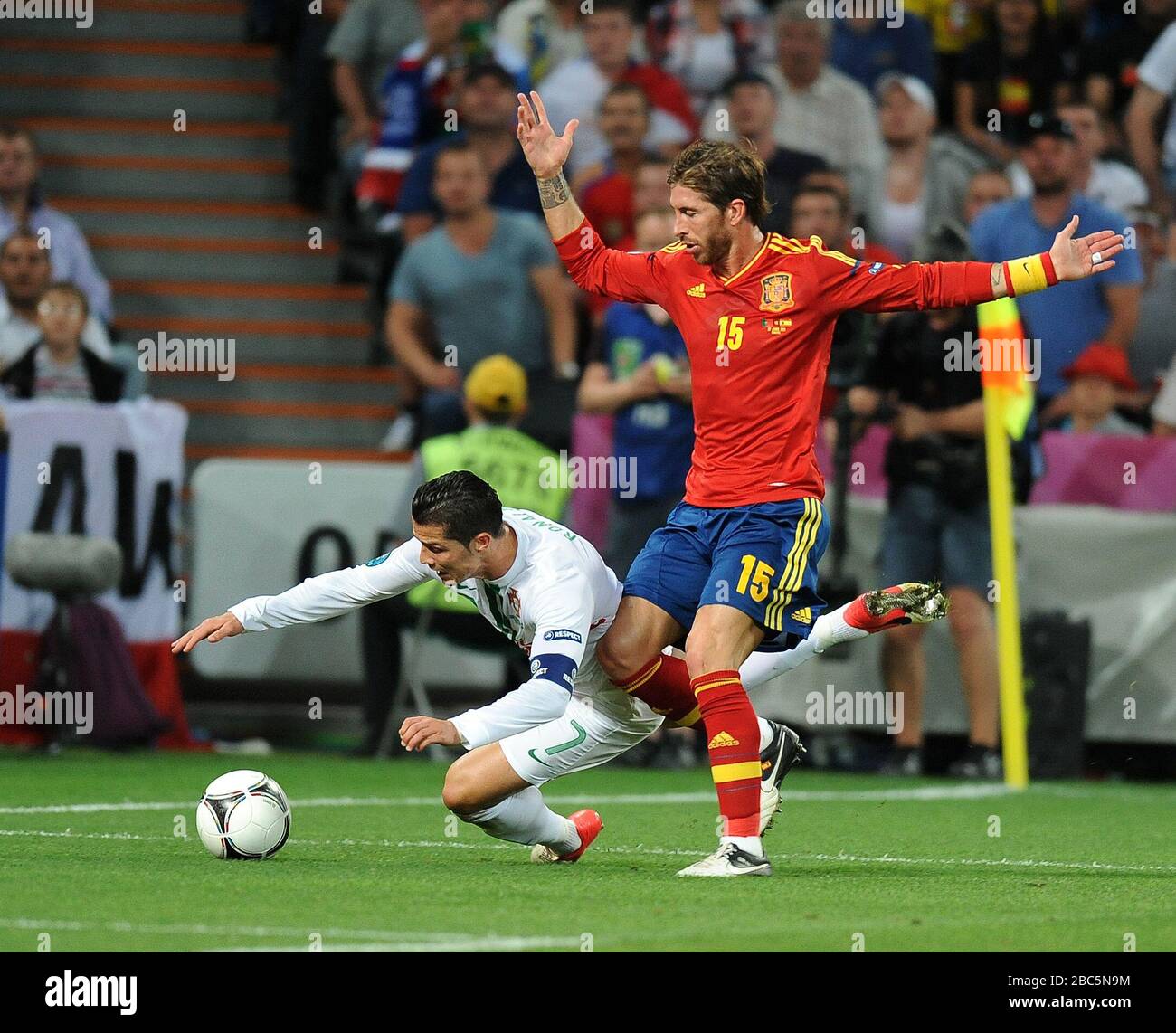 Spain's Sergio Ramos and Portugal's Cristiano Ronaldo Stock Photo - Alamy