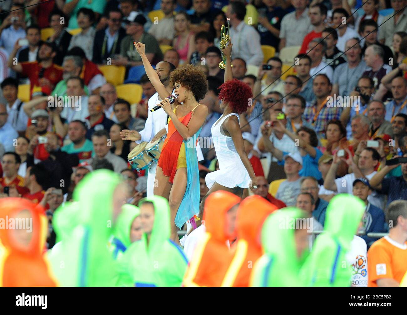 Singer oceana performs song endless summer hi-res stock photography and ...