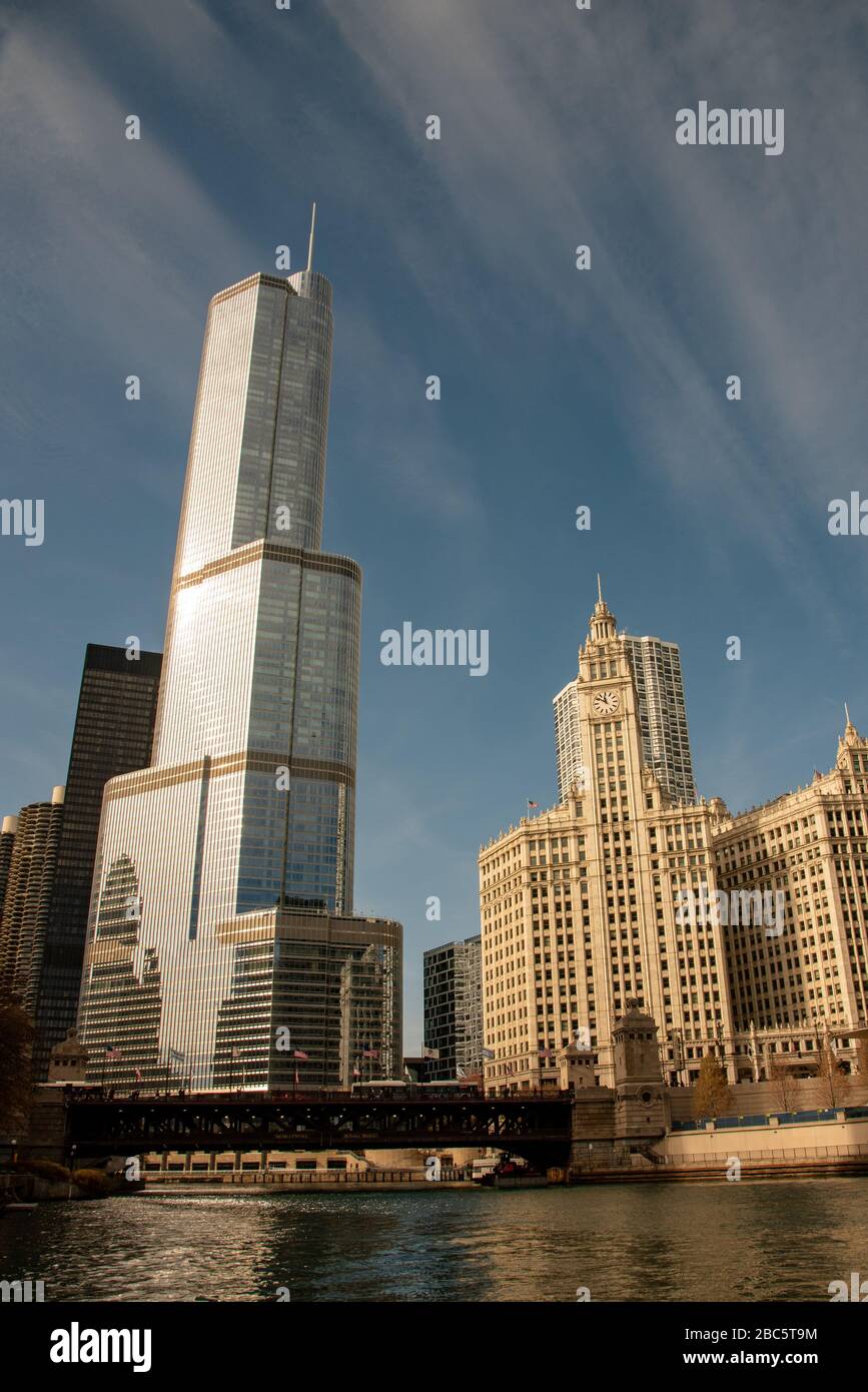 Dusable Bridge Wrigley Building High Resolution Stock Photography and ...