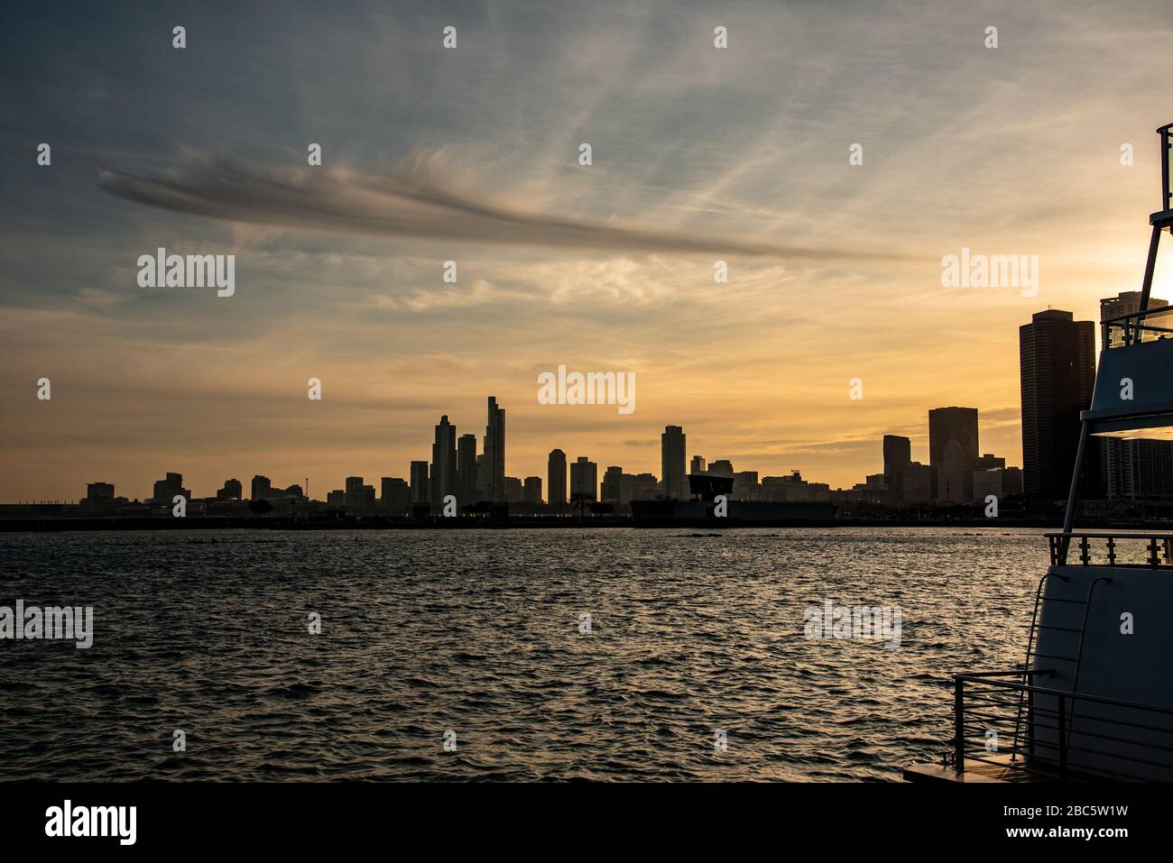 Chicago skyline at sunset from Navy Pier Stock Photo - Alamy