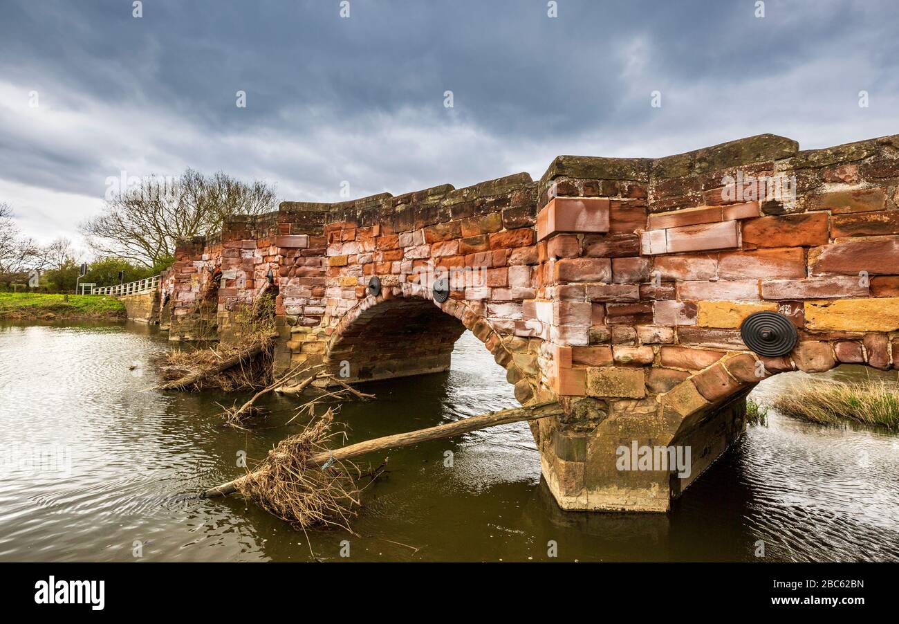 Building bridge 18th century hi-res stock photography and images - Alamy