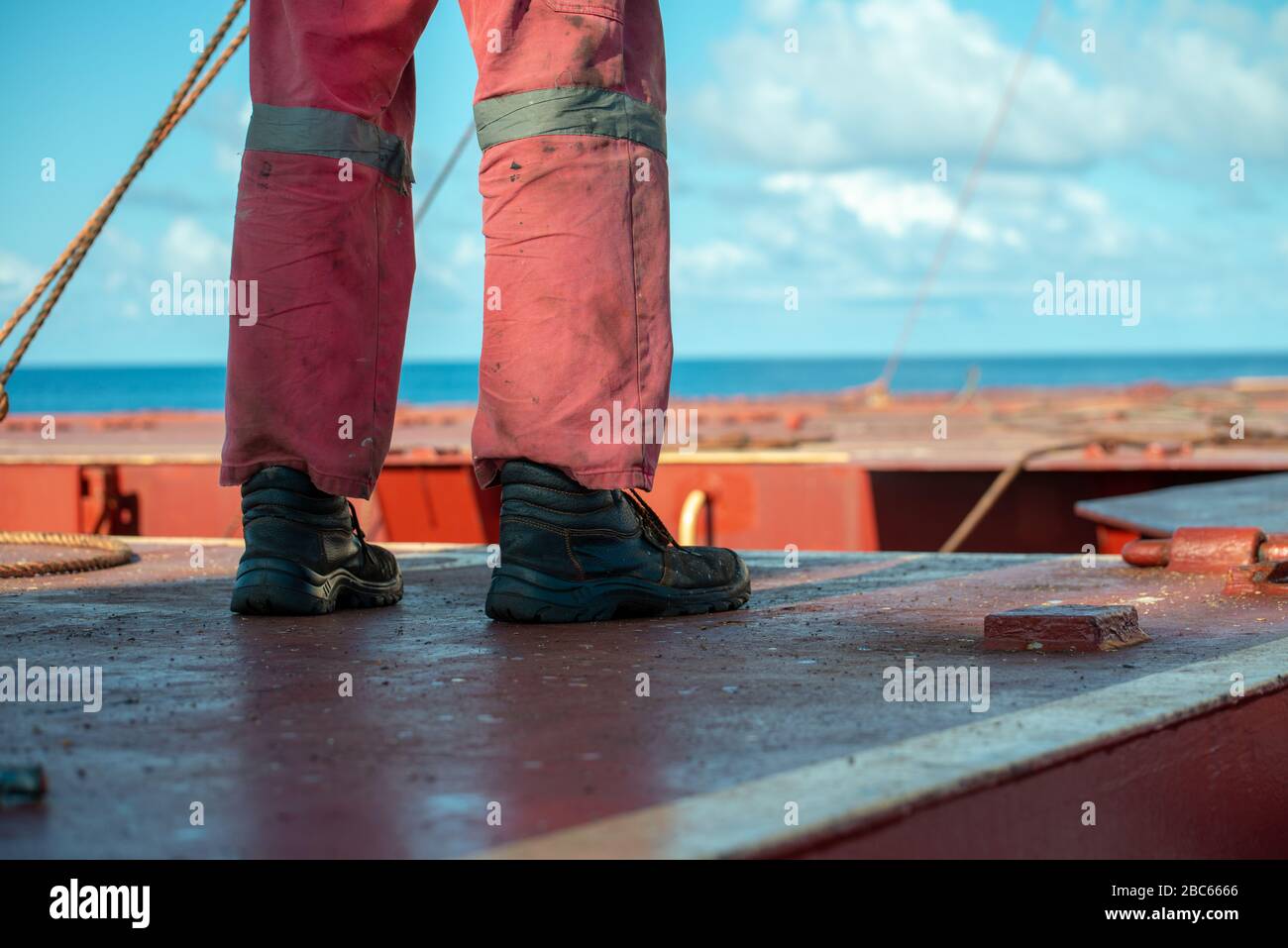 Process of derusting, paint and rust removal by pneumatic chisel from ...