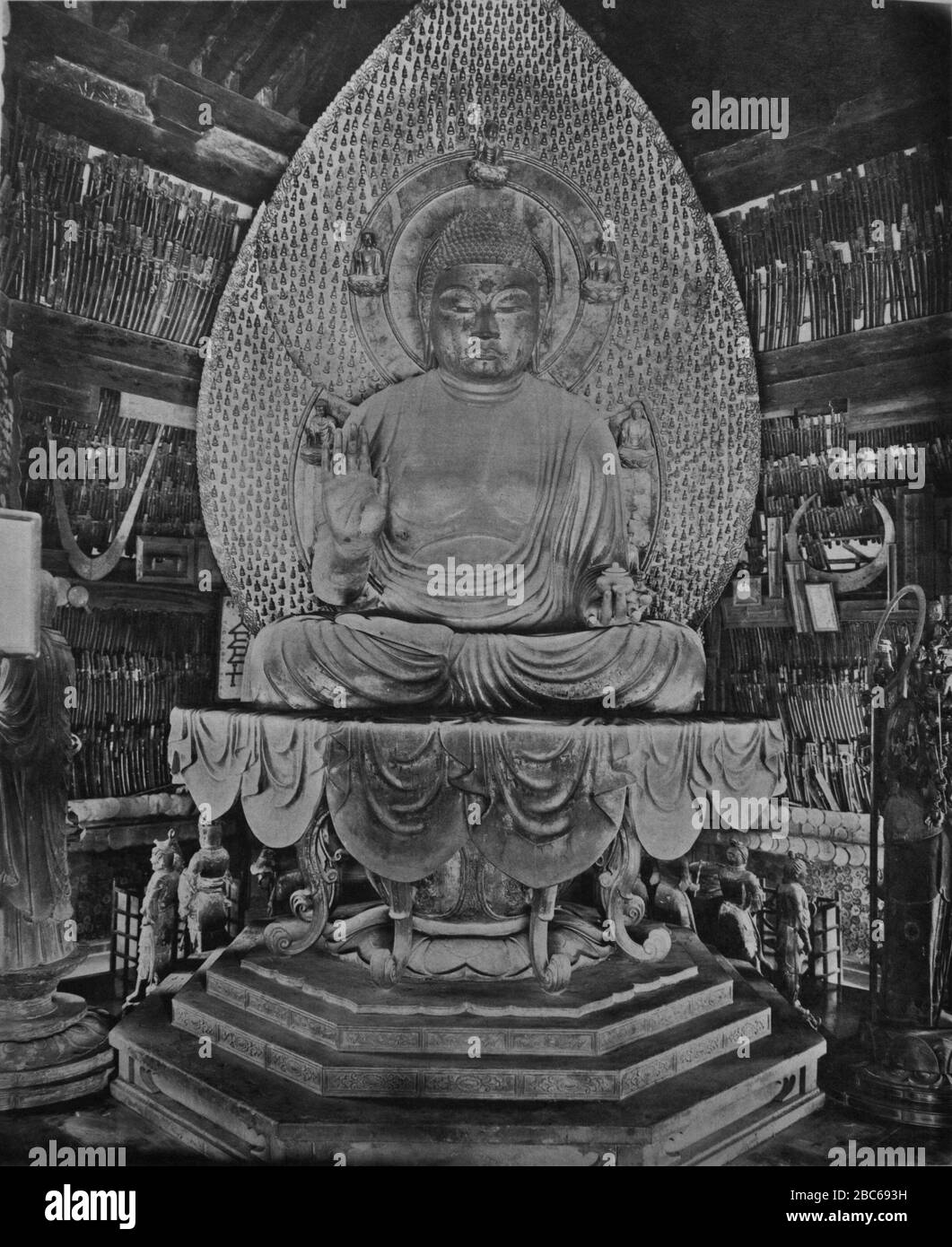 Prefecture of nara Black and White Stock Photos & Images - Alamy