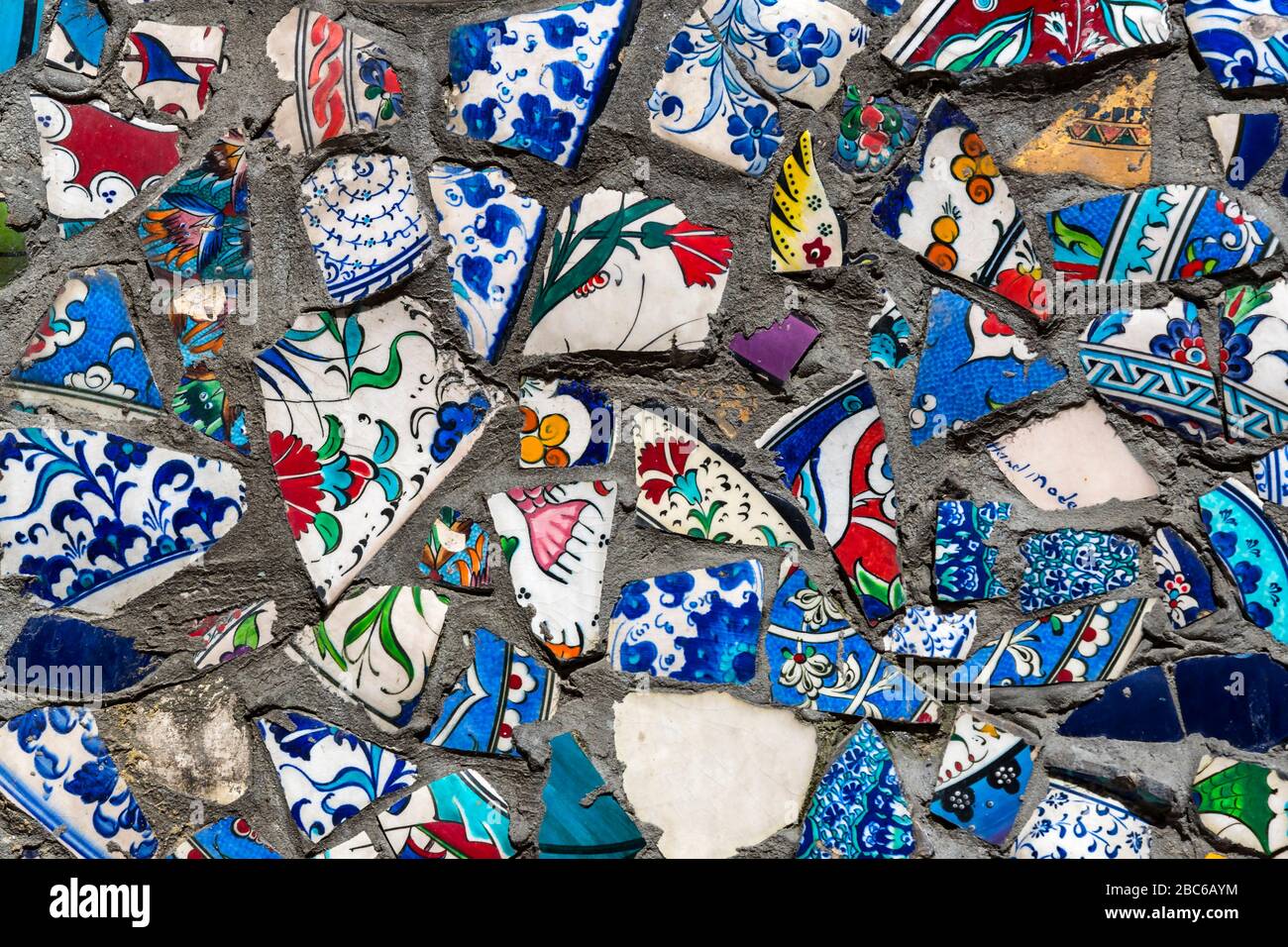 Broken colored pottery hi-res stock photography and images - Alamy