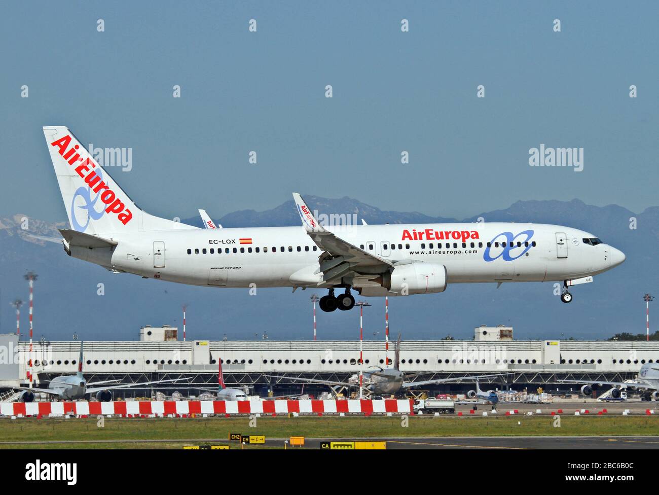 Boeing 737 next generation hi-res stock photography and images - Alamy