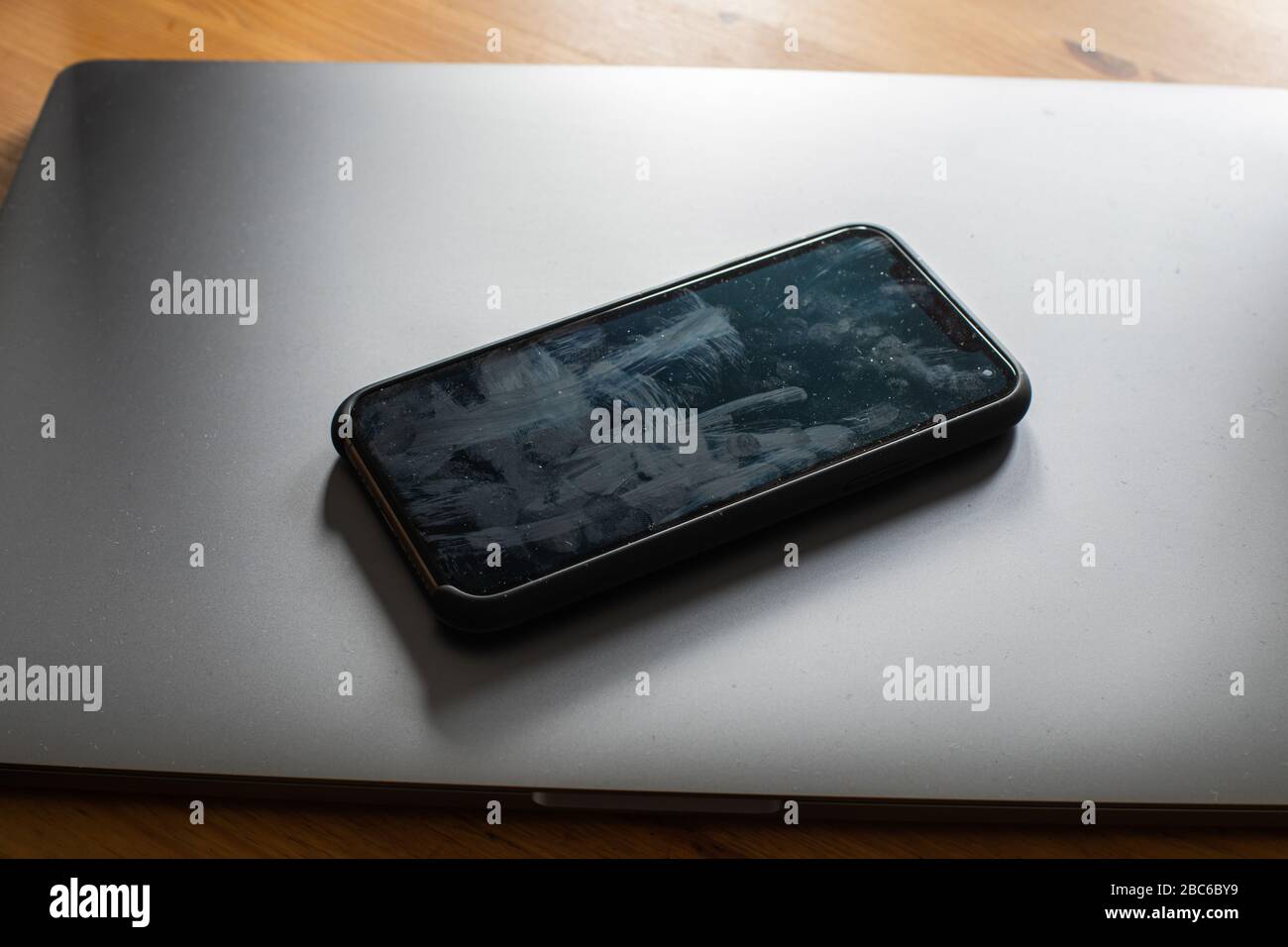 How to Keep Your Phone Clean. Keep coronavirus off your phone. How to ...