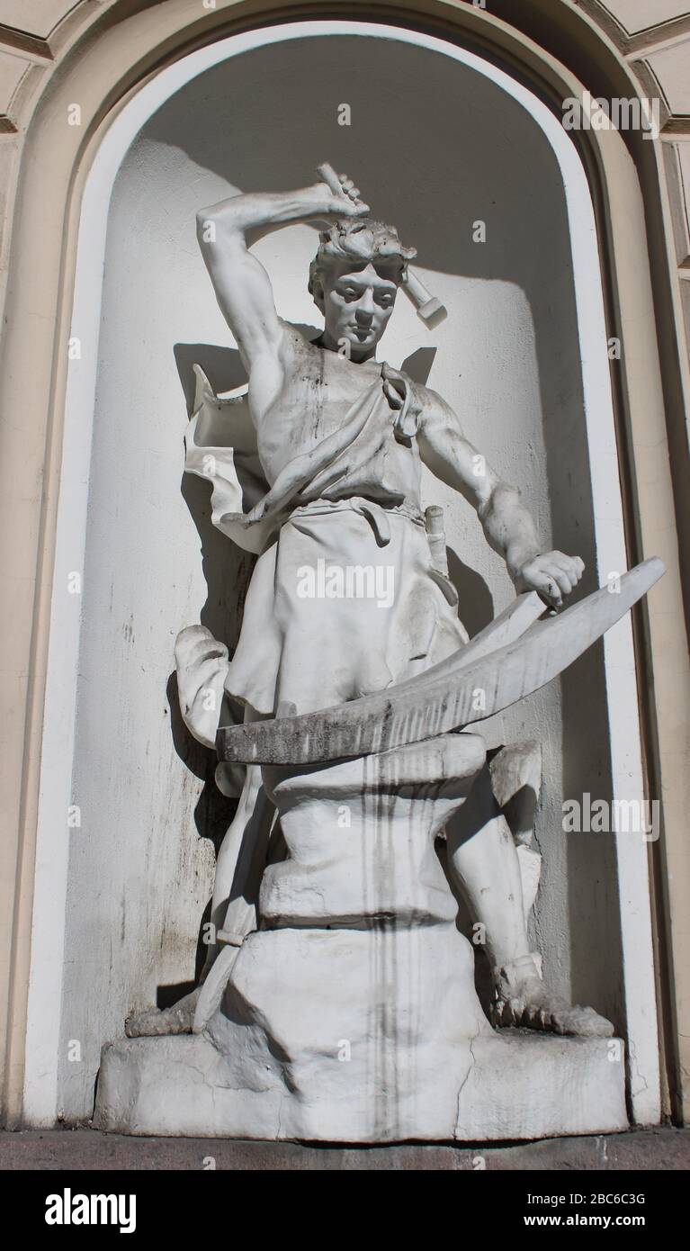 Ilmarinen statue hi-res stock photography and images - Alamy